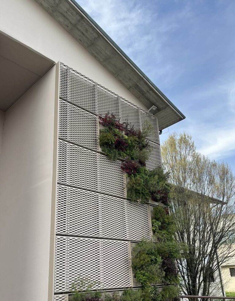 Facades and architectural cladding in espanded metal meshes| ItalMesh